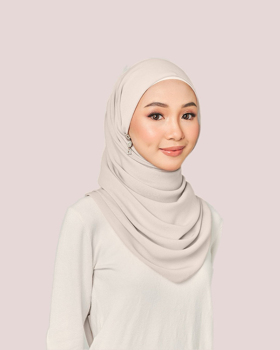 Medina in Cream Dreams | Guzel KL